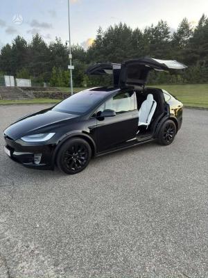 Melns Tesla Model X 2020 Viļņa, ar dzinēja tilpumu 0.00 L un nobraukumu 56 tūkst. km par 35400 €, foto 7 vietnē AUTOMOTO.COM.LV