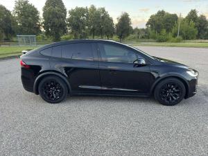 Melns Tesla Model X 2020 Viļņa, ar dzinēja tilpumu 0.00 L un nobraukumu 56 tūkst. km par 35400 €, foto 8 vietnē AUTOMOTO.COM.LV