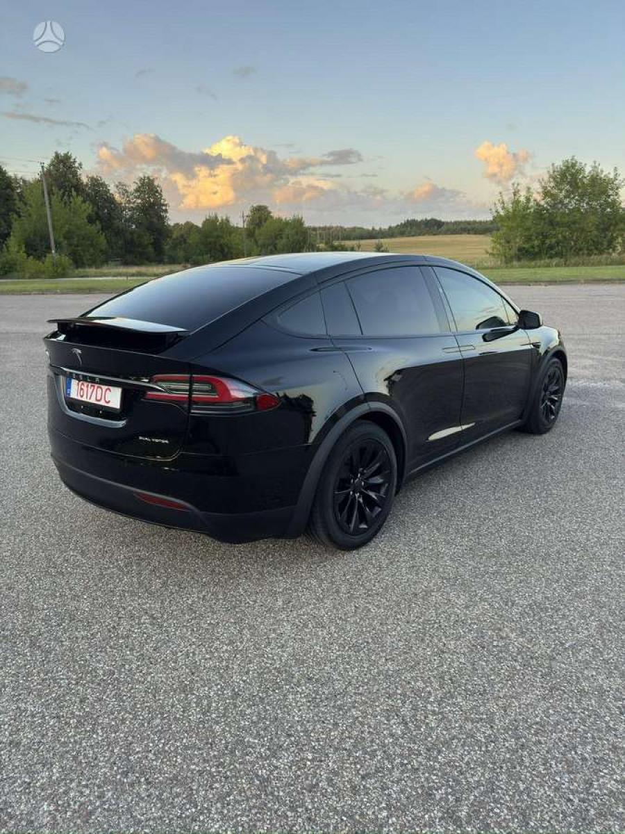 Melns Tesla Model X 2020 Viļņa, ar dzinēja tilpumu 0.00 L un nobraukumu 56 tūkst. km par 35400 €, foto 9 vietnē AUTOMOTO.COM.LV