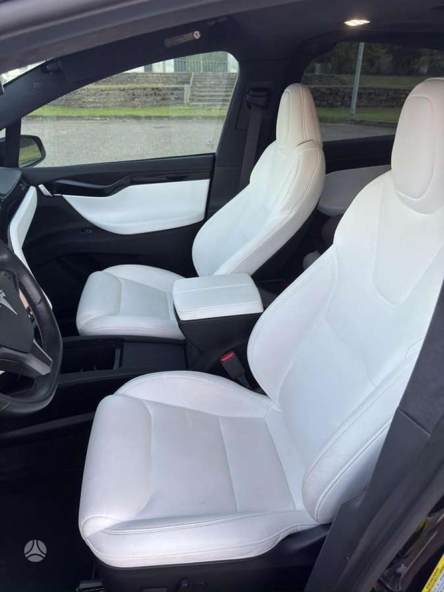 Melns Tesla Model X 2020 Viļņa, ar dzinēja tilpumu 0.00 L un nobraukumu 56 tūkst. km par 35400 €, foto 11 vietnē AUTOMOTO.COM.LV