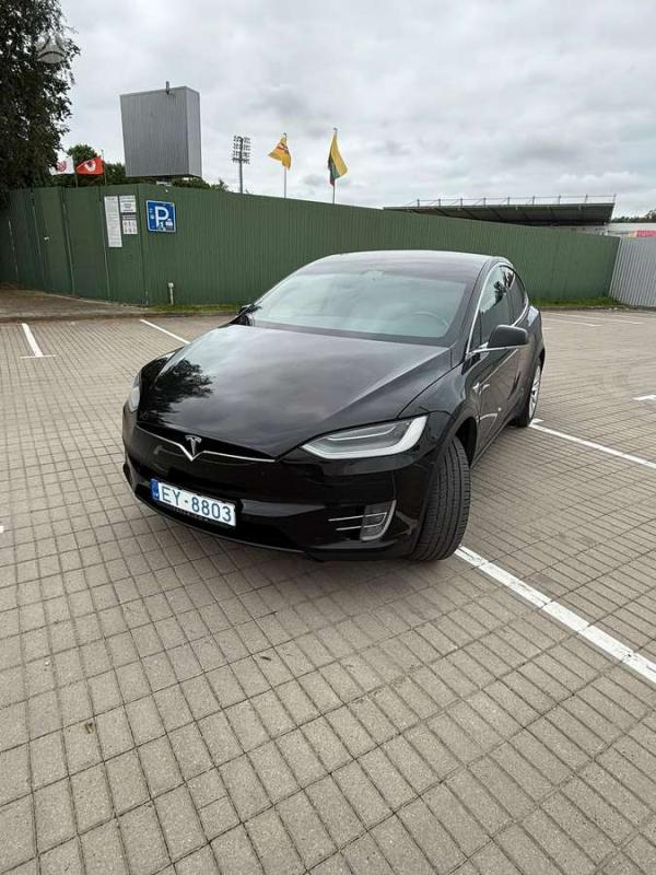 Black Tesla Model X 2020 in Marijampole, with an engine capacity of 0.00 L and mileage of 218 thousand km for 27900 €, photo 3 on AUTOMOTO.COM.LV