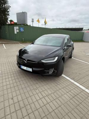 Black Tesla Model X 2020 in Marijampole, with an engine capacity of 0.00 L and mileage of 218 thousand km for 27900 €, photo 3 on AUTOMOTO.COM.LV