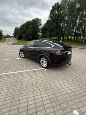 Black Tesla Model X 2020 in Marijampole, with an engine capacity of 0.00 L and mileage of 218 thousand km for 27900 €, photo 7 on AUTOMOTO.COM.LV