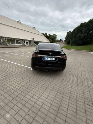 Black Tesla Model X 2020 in Marijampole, with an engine capacity of 0.00 L and mileage of 218 thousand km for 27900 €, photo 8 on AUTOMOTO.COM.LV