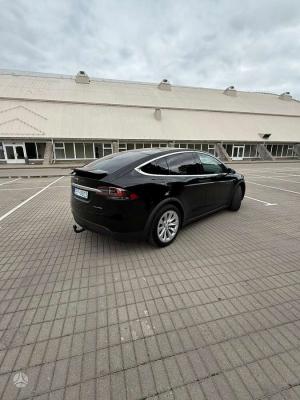 Black Tesla Model X 2020 in Marijampole, with an engine capacity of 0.00 L and mileage of 218 thousand km for 27900 €, photo 9 on AUTOMOTO.COM.LV