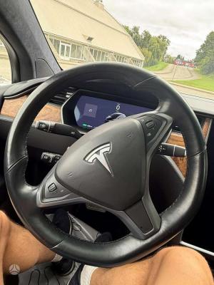 Black Tesla Model X 2020 in Marijampole, with an engine capacity of 0.00 L and mileage of 218 thousand km for 27900 €, photo 20 on AUTOMOTO.COM.LV
