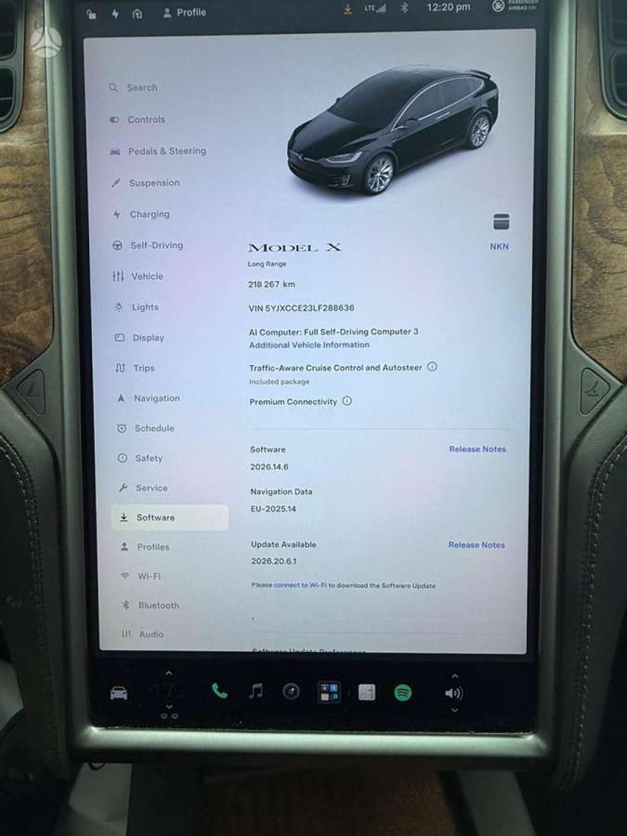 Black Tesla Model X 2020 in Marijampole, with an engine capacity of 0.00 L and mileage of 218 thousand km for 27900 €, photo 23 on AUTOMOTO.COM.LV