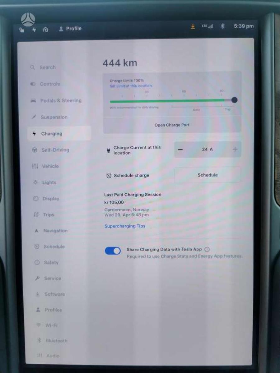 Black Tesla Model X 2020 in Marijampole, with an engine capacity of 0.00 L and mileage of 218 thousand km for 27900 €, photo 24 on AUTOMOTO.COM.LV