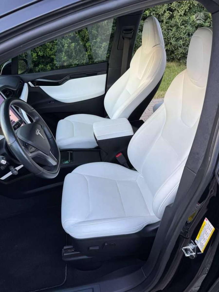 Melns Tesla Model X 2020 Viļņa, ar dzinēja tilpumu 0.00 L un nobraukumu 56 tūkst. km par 34500 €, foto 16 vietnē AUTOMOTO.COM.LV