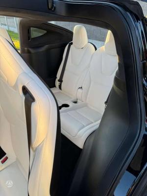 Melns Tesla Model X 2020 Viļņa, ar dzinēja tilpumu 0.00 L un nobraukumu 56 tūkst. km par 34500 €, foto 18 vietnē AUTOMOTO.COM.LV