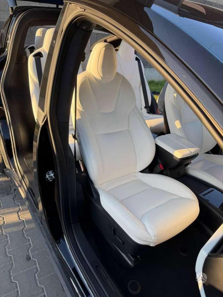 Melns Tesla Model X 2020 Viļņa, ar dzinēja tilpumu 0.00 L un nobraukumu 56 tūkst. km par 34500 €, foto 20 vietnē AUTOMOTO.COM.LV