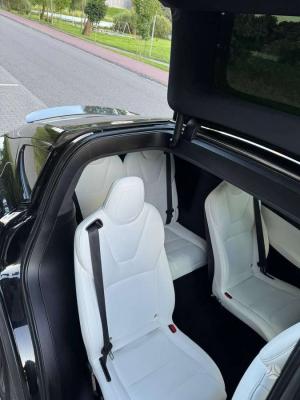Melns Tesla Model X 2020 Viļņa, ar dzinēja tilpumu 0.00 L un nobraukumu 56 tūkst. km par 34500 €, foto 21 vietnē AUTOMOTO.COM.LV