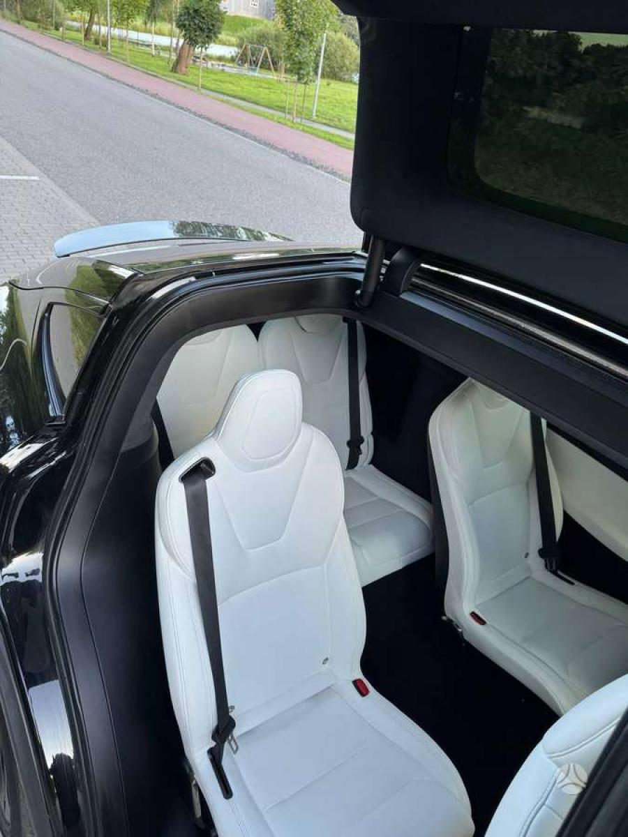 Melns Tesla Model X 2020 Viļņa, ar dzinēja tilpumu 0.00 L un nobraukumu 56 tūkst. km par 34500 €, foto 21 vietnē AUTOMOTO.COM.LV