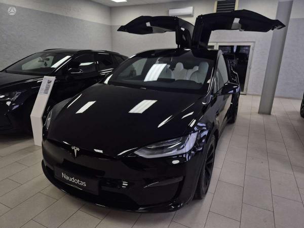 Black Tesla Model X 2022 in Siauliai, with an engine capacity of 0.00 L and mileage of 16 thousand km for 54000 €, photo 1 on AUTOMOTO.COM.LV