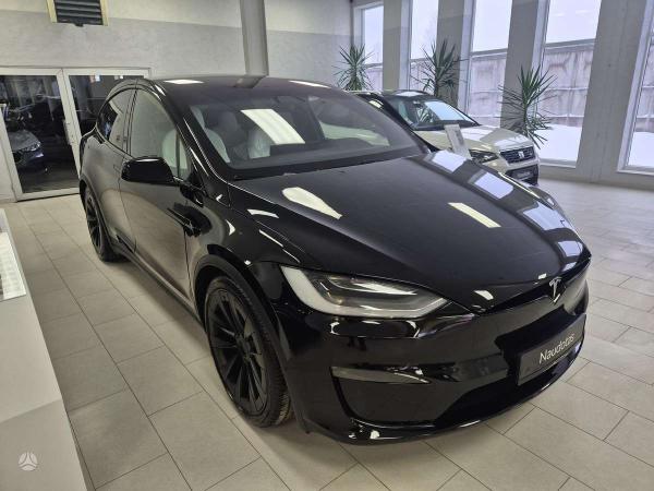Black Tesla Model X 2022 in Siauliai, with an engine capacity of 0.00 L and mileage of 16 thousand km for 54000 €, photo 2 on AUTOMOTO.COM.LV
