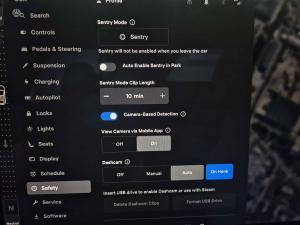 Black Tesla Model X 2022 in Siauliai, with an engine capacity of 0.00 L and mileage of 16 thousand km for 54000 €, photo 21 on AUTOMOTO.COM.LV