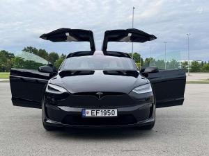Black Tesla Model X 2022 in Kaunas, with an engine capacity of 0.00 L and mileage of 29 thousand km for 49500 €, photo  on AUTOMOTO.COM.LV
