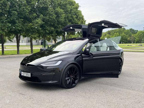 Black Tesla Model X 2022 in Kaunas, with an engine capacity of 0.00 L and mileage of 29 thousand km for 49500 €, photo 2 on AUTOMOTO.COM.LV