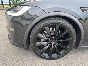 Melns Tesla Model X 2022 Kauņa, ar dzinēja tilpumu 0.00 L un nobraukumu 29 tūkst. km par 49500 €, foto 20 vietnē AUTOMOTO.COM.LV