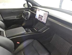 Black Tesla Model X 2022 in Vilnius, with an engine capacity of 0.00 L and mileage of 53 thousand km for 60000 €, photo 5 on AUTOMOTO.COM.LV