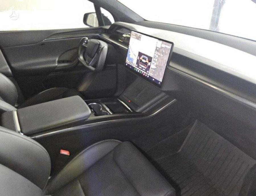 Black Tesla Model X 2022 in Vilnius, with an engine capacity of 0.00 L and mileage of 53 thousand km for 60000 €, photo 5 on AUTOMOTO.COM.LV
