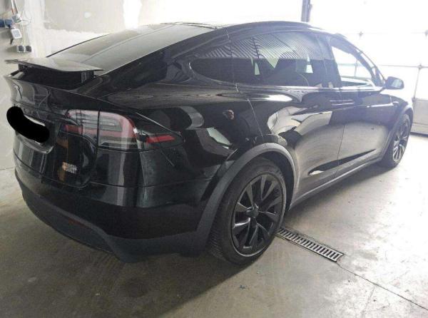Black Tesla Model X 2022 in Vilnius, with an engine capacity of 0.00 L and mileage of 53 thousand km for 60000 €, photo 3 on AUTOMOTO.COM.LV