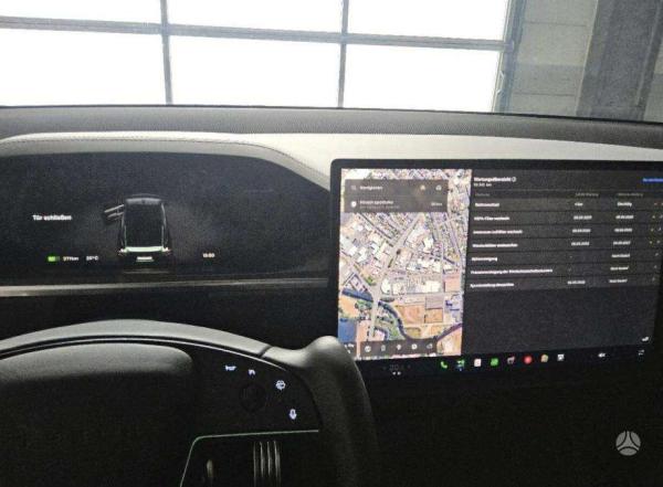 Black Tesla Model X 2022 in Vilnius, with an engine capacity of 0.00 L and mileage of 53 thousand km for 60000 €, photo 4 on AUTOMOTO.COM.LV