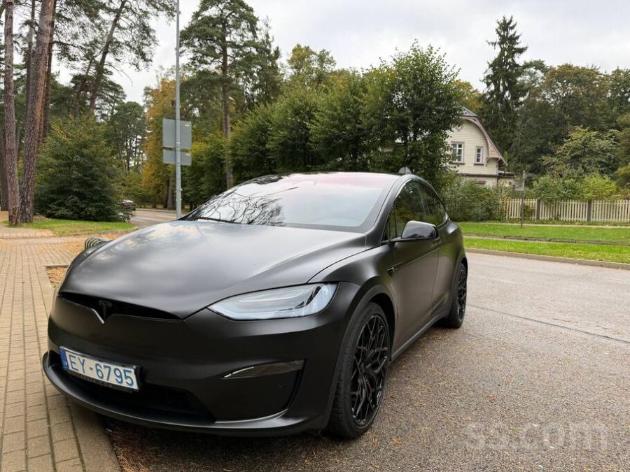 Black Tesla Model X 2022 in Riga, with an engine capacity of 0.00 L and mileage of 53 thousand km for 73750 €, photo 1 on AUTOMOTO.COM.LV