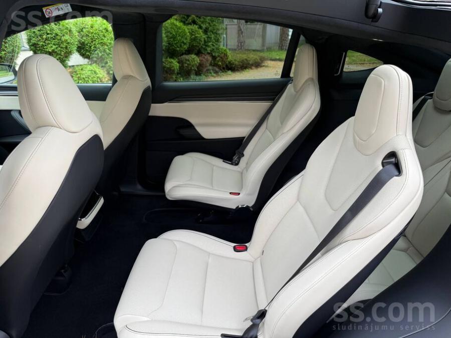 Black Tesla Model X 2022 in Riga, with an engine capacity of 0.00 L and mileage of 53 thousand km for 73750 €, photo 6 on AUTOMOTO.COM.LV