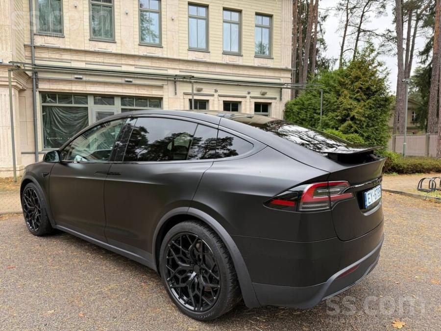 Black Tesla Model X 2022 in Riga, with an engine capacity of 0.00 L and mileage of 53 thousand km for 73750 €, photo 9 on AUTOMOTO.COM.LV
