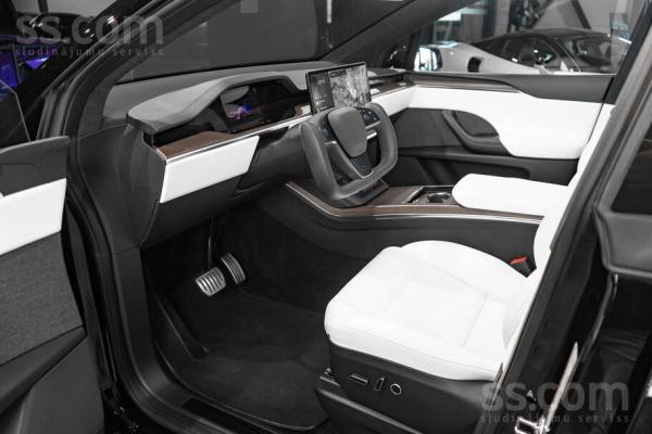 Melns Tesla Model X 2023 Rīga, ar dzinēja tilpumu 0.00 L un nobraukumu 62 tūkst. km par 73000 €, foto 10 vietnē AUTOMOTO.COM.LV
