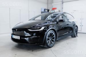 Black Tesla Model X 2023 in Riga, with an engine capacity of 0.00 L and mileage of 36 thousand km for 71990 €, photo 4 on AUTOMOTO.COM.LV