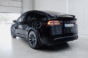 Black Tesla Model X 2023 in Riga, with an engine capacity of 0.00 L and mileage of 36 thousand km for 71990 €, photo 6 on AUTOMOTO.COM.LV