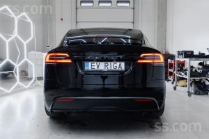 Black Tesla Model X 2023 in Riga, with an engine capacity of 0.00 L and mileage of 36 thousand km for 71990 €, photo 7 on AUTOMOTO.COM.LV
