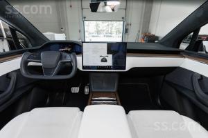 Black Tesla Model X 2023 in Riga, with an engine capacity of 0.00 L and mileage of 36 thousand km for 71990 €, photo 12 on AUTOMOTO.COM.LV