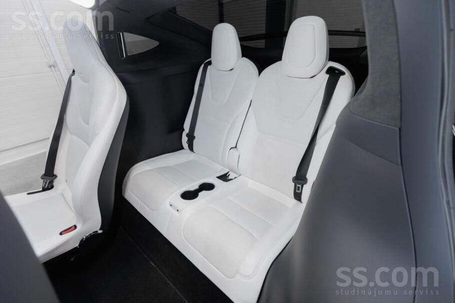 Black Tesla Model X 2023 in Riga, with an engine capacity of 0.00 L and mileage of 36 thousand km for 71990 €, photo 17 on AUTOMOTO.COM.LV