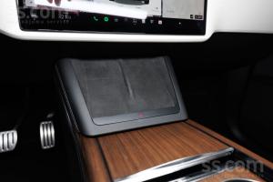 Black Tesla Model X 2023 in Riga, with an engine capacity of 0.00 L and mileage of 36 thousand km for 71990 €, photo 21 on AUTOMOTO.COM.LV