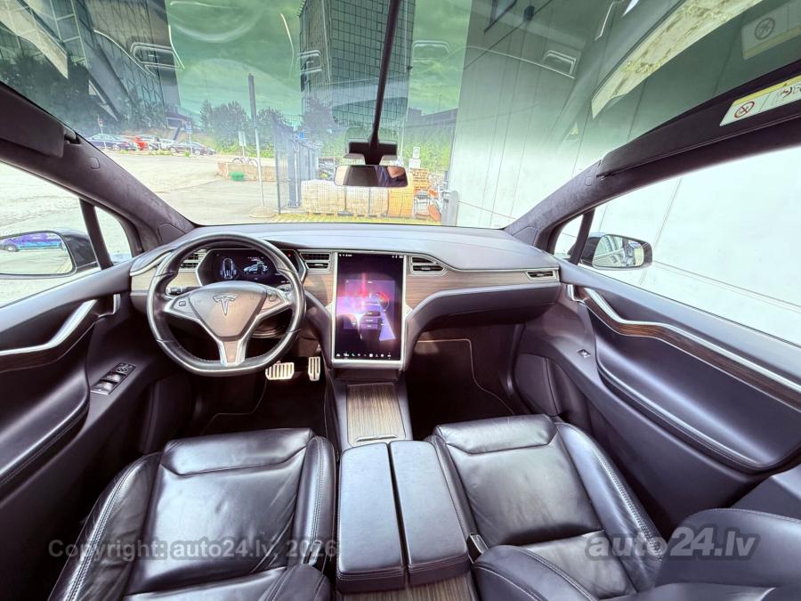 Black Tesla Model X 2016 in Tallinn, with an engine capacity of 0.00 L and mileage of 118 thousand km for 33333 €, photo 11 on AUTOMOTO.COM.LV