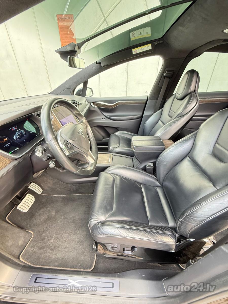 Black Tesla Model X 2016 in Tallinn, with an engine capacity of 0.00 L and mileage of 118 thousand km for 33333 €, photo 13 on AUTOMOTO.COM.LV