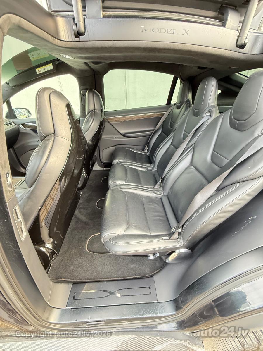 Black Tesla Model X 2016 in Tallinn, with an engine capacity of 0.00 L and mileage of 118 thousand km for 33333 €, photo 14 on AUTOMOTO.COM.LV