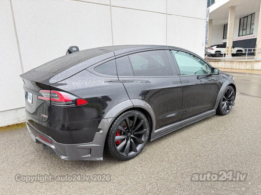 Black Tesla Model X 2016 in Tallinn, with an engine capacity of 0.00 L and mileage of 126 thousand km for 24999 €, photo 4 on AUTOMOTO.COM.LV