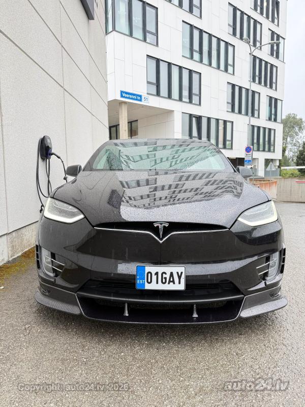 Tesla Model X 2016 in Tallinn on AUTOMOTO.COM.LV Black Tesla Model X 2016 in Tallinn, with an engine capacity of 0.00 L and mileage of 126 thousand km for 24999 €, photo 6 on AUTOMOTO.COM.LV