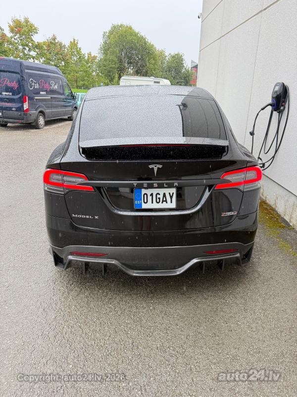 Tesla Model X 2016 in Tallinn on AUTOMOTO.COM.LV Black Tesla Model X 2016 in Tallinn, with an engine capacity of 0.00 L and mileage of 126 thousand km for 24999 €, photo 7 on AUTOMOTO.COM.LV