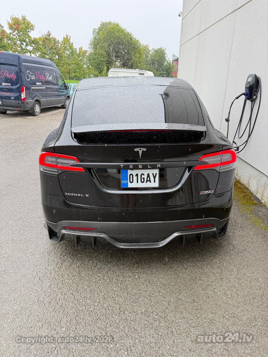 Black Tesla Model X 2016 in Tallinn, with an engine capacity of 0.00 L and mileage of 126 thousand km for 24999 €, photo 7 on AUTOMOTO.COM.LV
