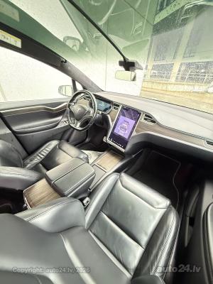 Black Tesla Model X 2016 in Tallinn, with an engine capacity of 0.00 L and mileage of 126 thousand km for 24999 €, photo 8 on AUTOMOTO.COM.LV