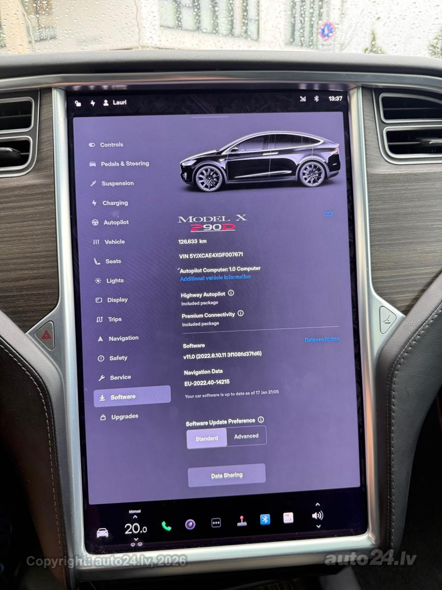 Black Tesla Model X 2016 in Tallinn, with an engine capacity of 0.00 L and mileage of 126 thousand km for 24999 €, photo 14 on AUTOMOTO.COM.LV