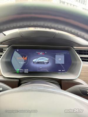 Black Tesla Model X 2016 in Tallinn, with an engine capacity of 0.00 L and mileage of 126 thousand km for 24999 €, photo 15 on AUTOMOTO.COM.LV