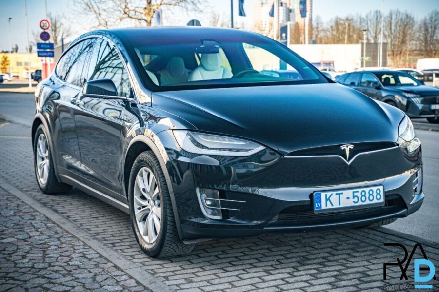 Black Tesla Model X 2017 in Riga, with an engine capacity of 0.00 L and mileage of 168 thousand km for 29990 €, photo 2 on AUTOMOTO.COM.LV
