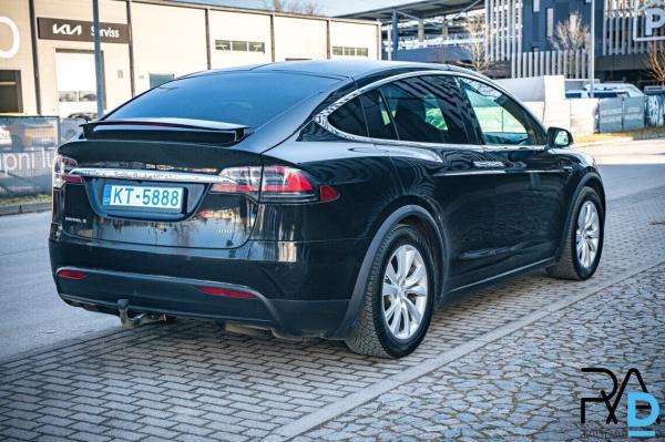 Melns Tesla Model X 2017 Rīga, ar dzinēja tilpumu 0.00 L un nobraukumu 168 tūkst. km par 29990 €, foto 3 vietnē AUTOMOTO.COM.LV
