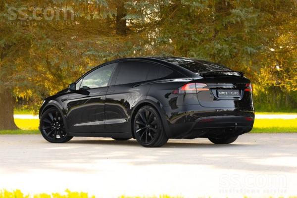 Black Tesla Model X 2017 in Jelgava, with an engine capacity of 0.00 L and mileage of 0 thousand km for 22500 €, photo 6 on AUTOMOTO.COM.LV